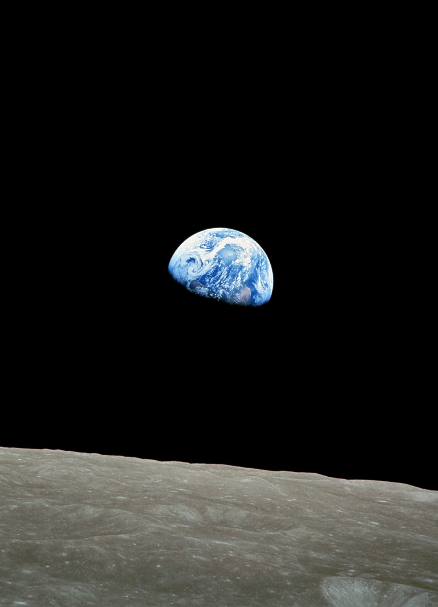 NASAEarthrise_vertical | ESO Supernova