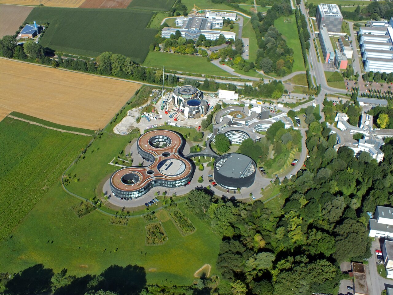 ESO from afar | ESO Supernova